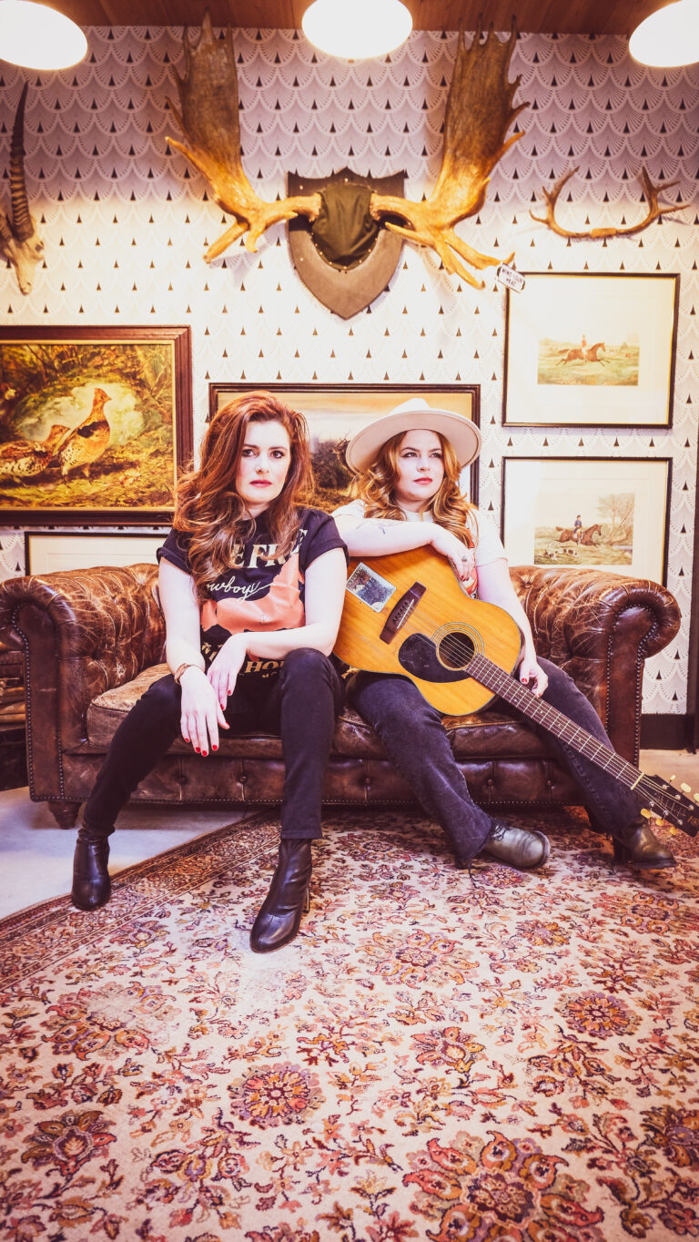 Canada’s Cassie & Maggie with a seasonal show